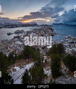 Sunset over Alesund Town from Aksla viewpoint, Norway Stock Photo - Alamy