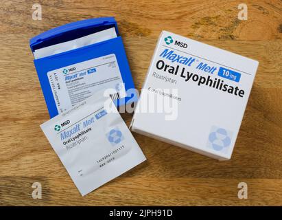 Migraine headache relief medication tablets with paracetamol, caffeine ...
