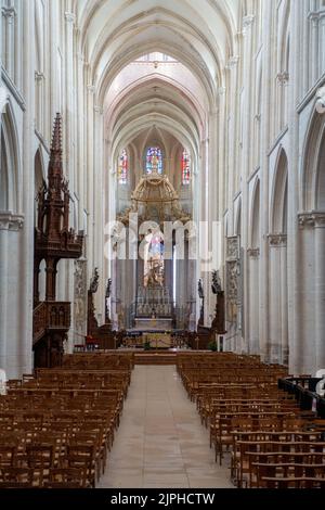 Interior of the Abbey of the Holy Trinity at Fécamp Stock Photo - Alamy
