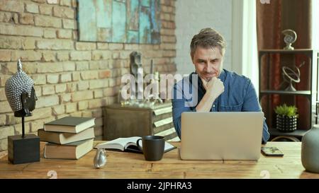 man, smiling, working, homeoffice, guy, men, smile Stock Photo - Alamy