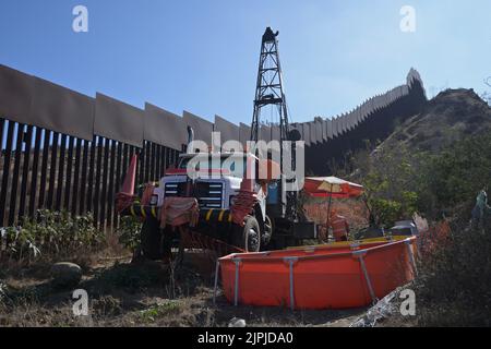 Two major pipelines ruptured weeks ago near the U.S.-Mexico border on ...