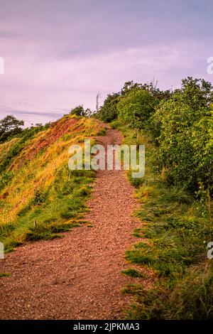 Sunset at Giant cliff at Larn island (Koh Larn). Beautiful of sea at ...