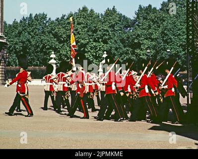 Guardsmen soliders marching, Changing of the Guard, Buckingham Palace, London, England, Uk, late ...