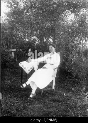 Torparen Carl Levin Öst's daughter Ella born 1916. Torparen Carl Levin ...