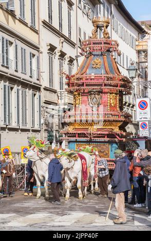 An Ox cart for the Explosion of the Cart festival (Scoppio del Carro ...