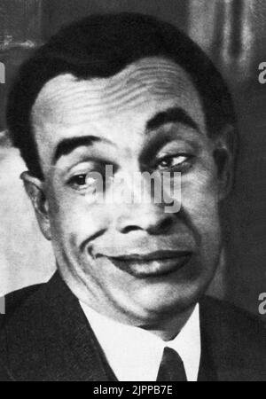 1930 's, ITALY : The celebrated neapolitan actor RAFFAELE VIVIANI ...