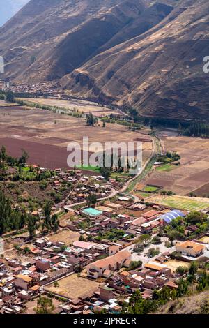 View of the valley of the Rio Urubamba, also Rio Vilcanote, Mirador ...