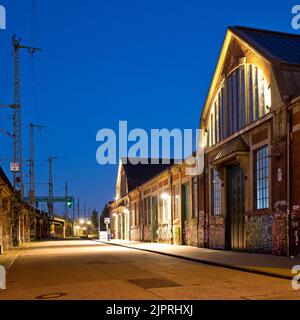 Deichtorhallen in the evening, exhibition space for contemporary art ...