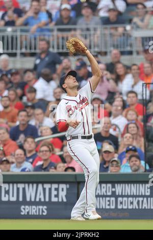 Atlanta Braves' Matt Olson (28) hits a solo home run against the New ...