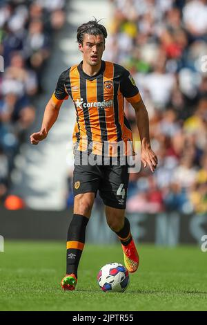 Jacob Greaves of Hull City runs through the Cardiff City defence during ...