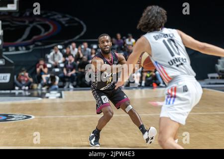 (C) Denis TRASFI / MAXPPP - à Paris à la Halle Georges Charpentier le ...