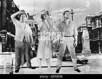 THE DAY THE EARTH CAUGHT FIRE, Janet Munro, Edward Judd, 1961 Stock ...