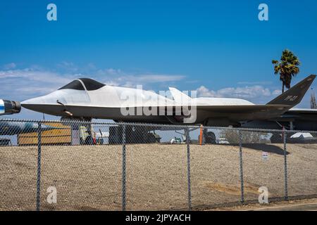 Northrop YF-23 Black Widow Stealth Fighter Stock Photo - Alamy