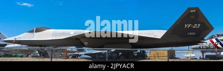 Northrop YF-23 Black Widow Stealth Fighter Stock Photo - Alamy