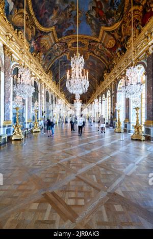 Hall of mirrors at the palace of Versailles, Paris, France Stock Photo ...