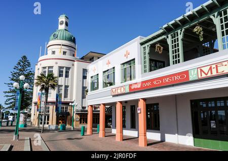 The Dome, Napier's landmark and the Masonic Hotel on Emerson Street in ...