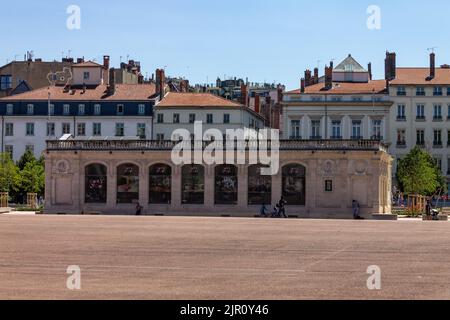 The Place Bellecour massive pedestrianized public square in Lyon ...
