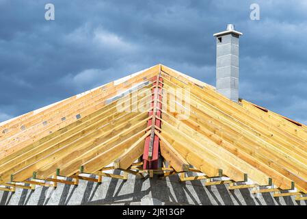 Roof trusses connected to the roof truss, not covered with a roof, with ...