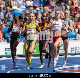 Jessica Hull of Australia competing in the women’s 1500m final at the ...