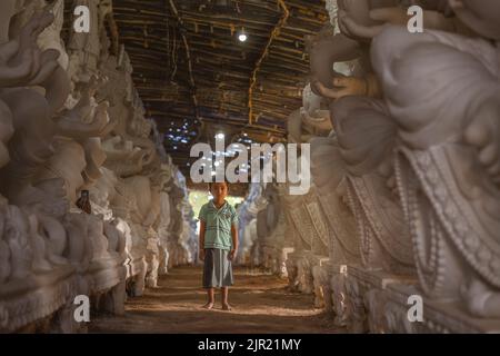Standing Statue of Lord Ganesha in the Campus of Sanka Shyamji Temple ...