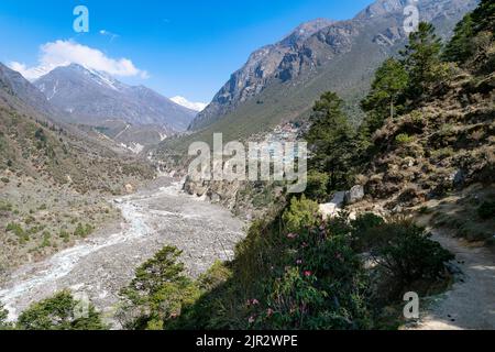 A stunning view of the Thamserku, Everest Base Camp trek, Nepal Stock ...
