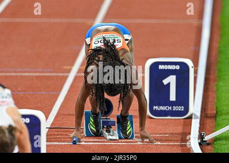 MUNCHEN, GERMANY - AUGUST 21: Nketia Seedo of The Netherlands, Naomi ...
