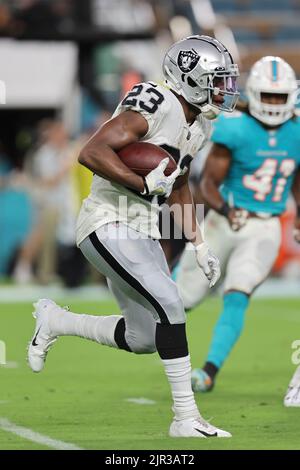 Las Vegas Raiders running back Ashton Jeanty (2) in action during the ...