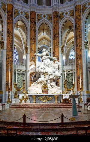 The Crypt at Chartres Cathedral France Stock Photo - Alamy