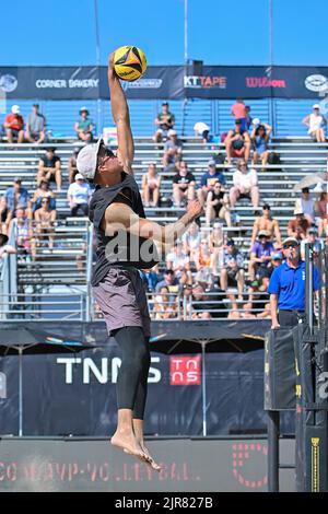 August 19, 2022: Miles Partain during day one of the AVP Manhattan ...