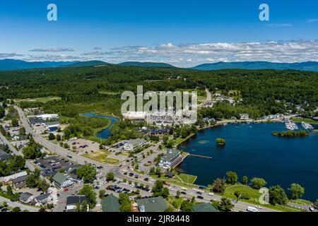 Waterfront of Meredith Bay in Lake Winnipesaukee at Meredith town ...