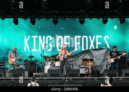 Edmonton, Canada. 21st Aug, 2022. Dave Genn (L), lead guitarist and ...