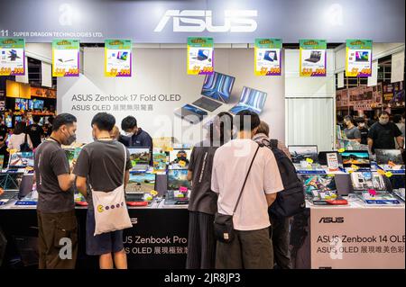 Visitors browse products at the 22nd China International Cartoon ...