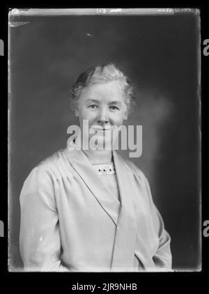 Mrs Graham, circa 1920, Wellington, by Berry & Co Stock Photo - Alamy