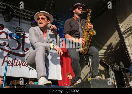 Peter Lee and Tyber Cranstoun of The Dualers band performing at a music ...