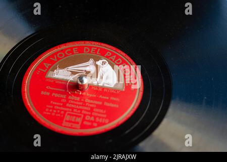 Vintage 78 rpm Shellac Vinyl Disc of La Voce del Padrone Record Label ...