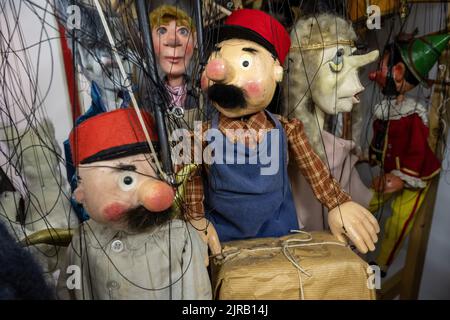 Munich, Germany. 25th July, 2022. Various puppets (here twice Kasperl ...