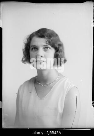 Woman, Wellington, by Cuba Photographic Studio Stock Photo - Alamy
