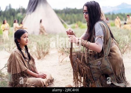 PREY, Amber Midthunder, 2022. ph: David Bukach / © Hulu / Courtesy ...