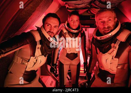 RUBIKON, from left: Julia Franz Richter, George Blagden, 2022. © IFC ...