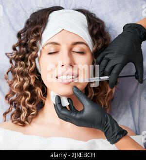 Doctor making injection Stock Photo - Alamy