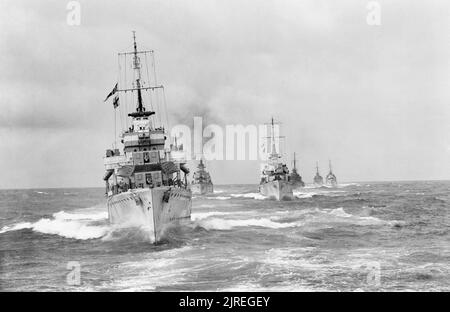 DESTROYER MANOEUVRES AT SCAPA FLOW, IN PREPARATION FOR THE SECOND FRONT ...