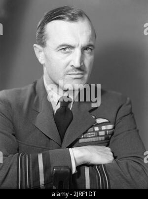 Royal Air Force Personalities, 1939-1945. Sous-Officier Pierre ...