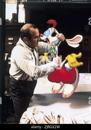 BOB HOSKINS, ROGER RABBIT, WHO FRAMED ROGER RABBIT, 1988 Stock Photo ...