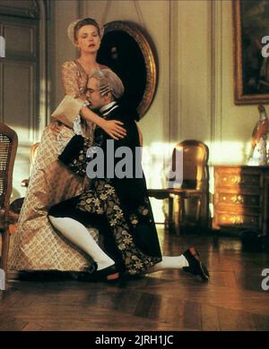 DANGEROUS LIAISONS MICHELLE PFEIFFER, JOHN MALKOVICH Date: 1988 Stock Photo - Alamy