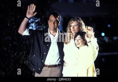 MY STEPMOTHER IS AN ALIEN, Alyson Hannigan, Kim Basinger, Dan Aykroyd ...