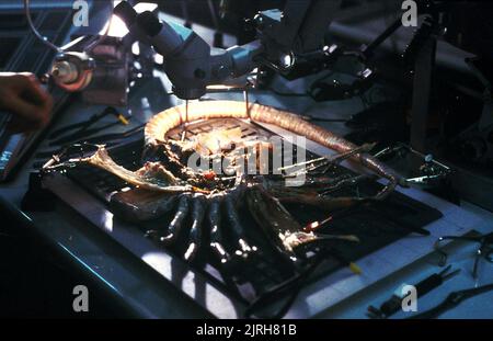 ALIENS 1986 20th Century Fox sci-fi horror film with Sigourney Weaver ...