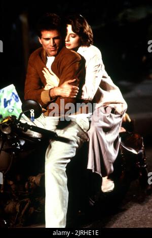 TED DANSON, ISABELLA ROSSELLINI, COUSINS, 1989 Stock Photo - Alamy