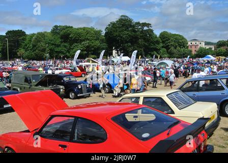 Overview of the English Riviera classic car show, Paignton, Devon ...