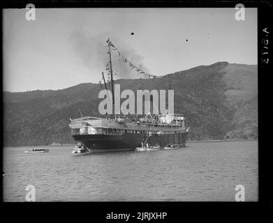 SS Marama, 1930s, by William Hall Raine Stock Photo - Alamy