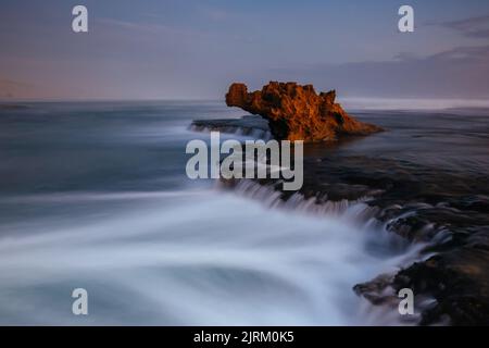Dragon Head rock, Sixteen Beach, Rye, Victoria, Australia Stock Photo ...